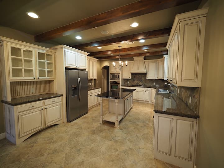 A House With 3 Bd, 3 Bth - 諾曼