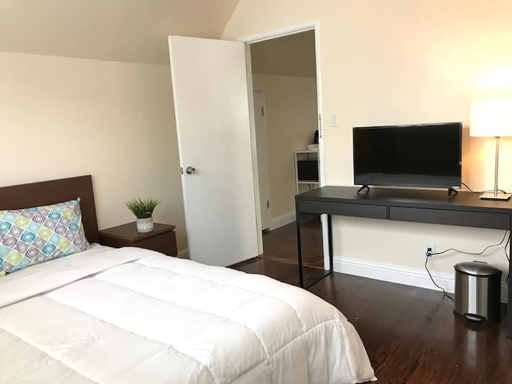 Bright And New, 2 Bedroom/ 1 Bath Private Unit - San Bruno, CA