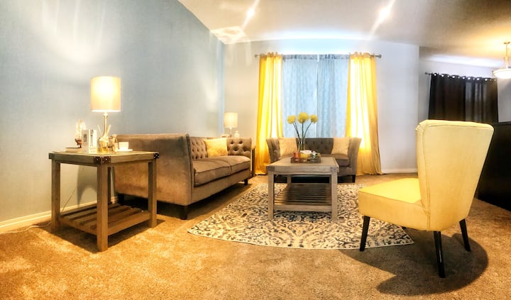 Modern House Minutes Away From Calgary - Airdrie