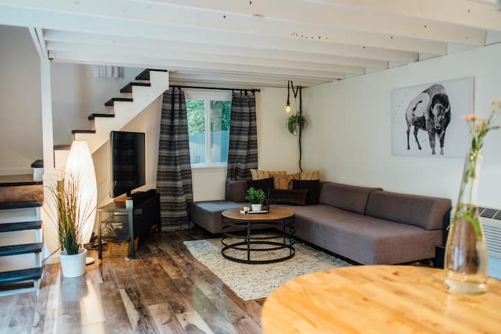 Cool Modern Little Barn! - Nashville, TN