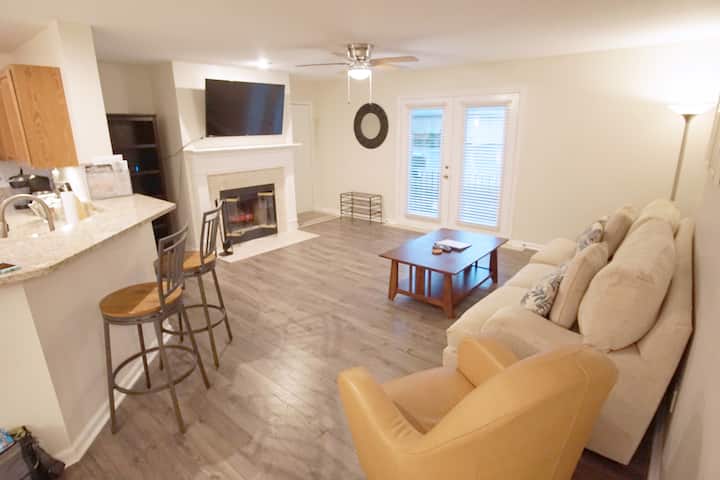Renovated Ground Floor Condo! Close To Mayo, Beaches, Town Center. - Jacksonville, FL