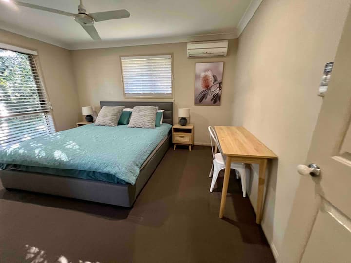 Big Dogs Or Small Dogs, Family Home - Beachmere