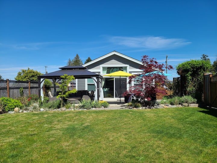 Enjoy Life By The Sea. Snowbirds Welcome. - Canada