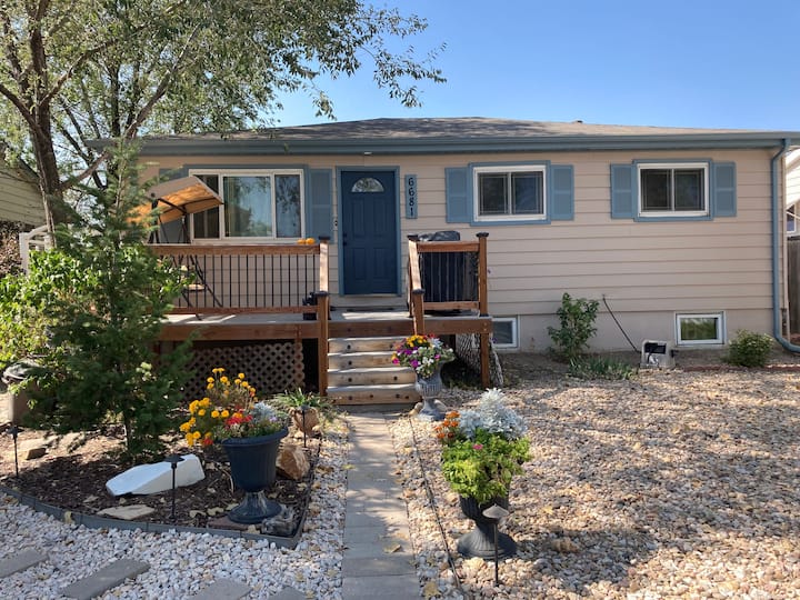 Cozy Basement Apartment Near Denver Downtown! - Lakewood, CO