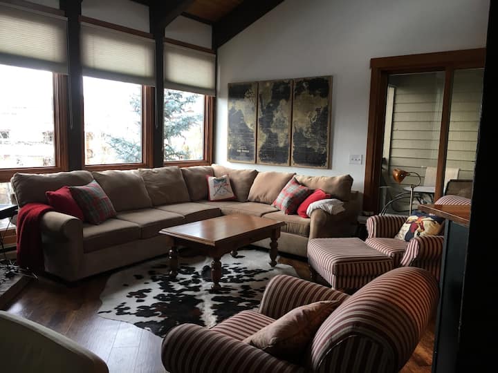 Beautiful And Bright- Remodeled Condo @ The Lodge! - Steamboat Springs, CO