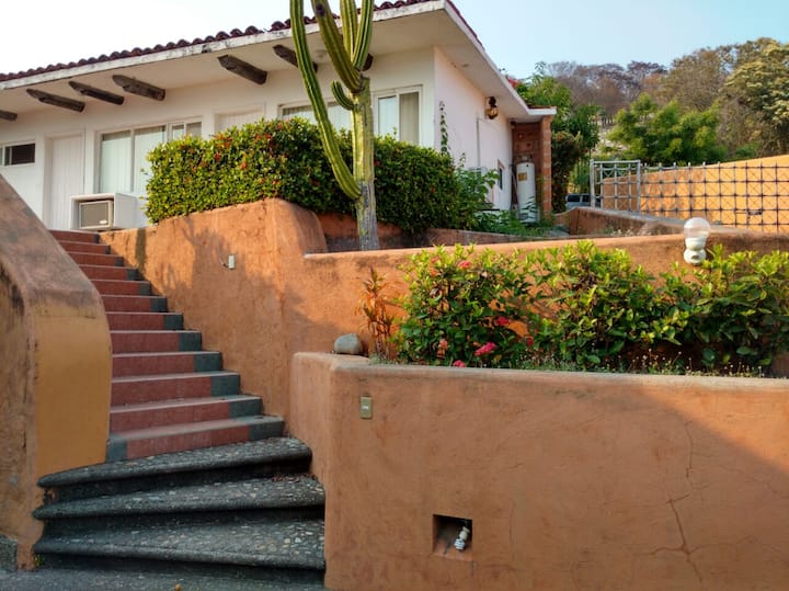 Room 6, Vista Hermosa House 2guests Not Ocean View - Zihuatanejo