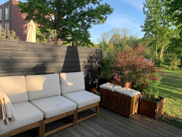 Townhouse With Private Terrasse And Common Garden - Copenhagen