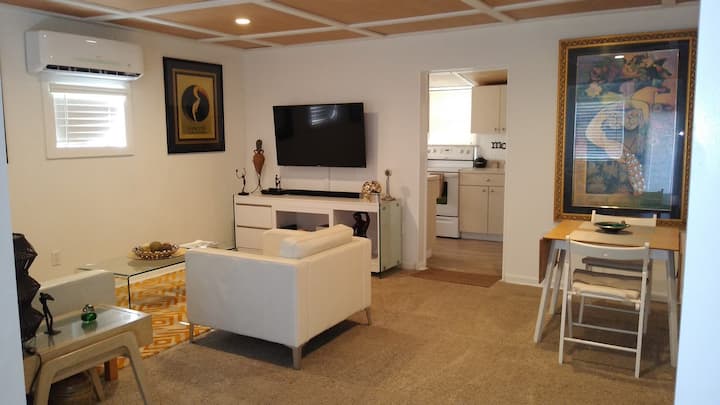 Chill And Relax At The Little White House - Sebring, FL