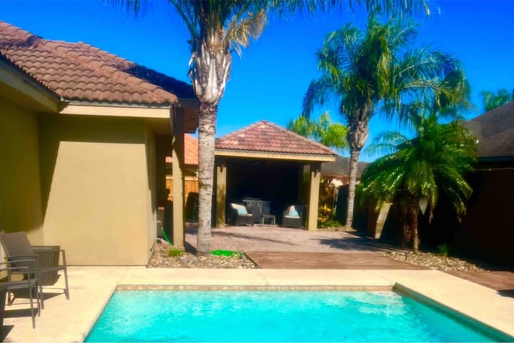 The Peaceful Woods-entire House W/ Pool - Brownsville, TX