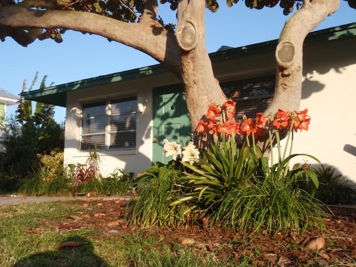 Beachside Paradise 469 Feet From The Gulf - Anna Maria Island, FL