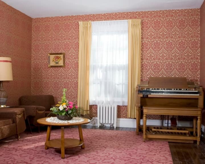 Vintage Tourist Home, Downtown, 3 Bedrooms - Charlottetown