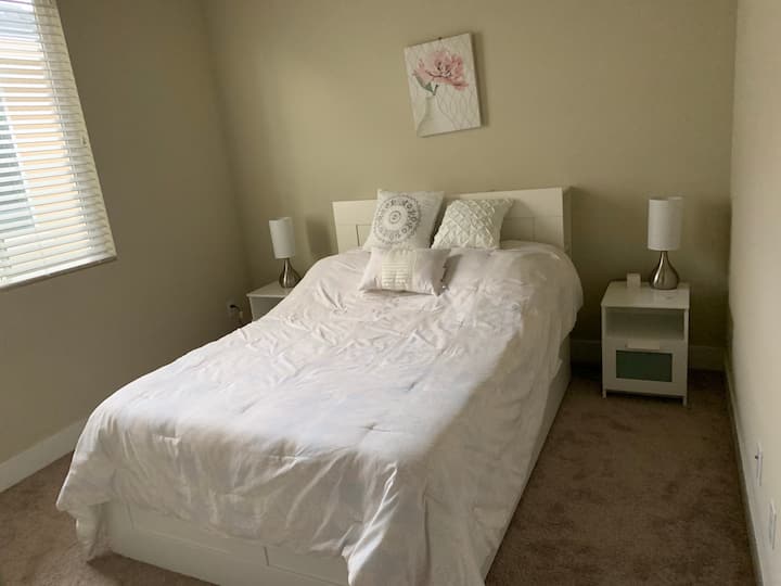 Private Room In Sacramento - Sacramento, CA