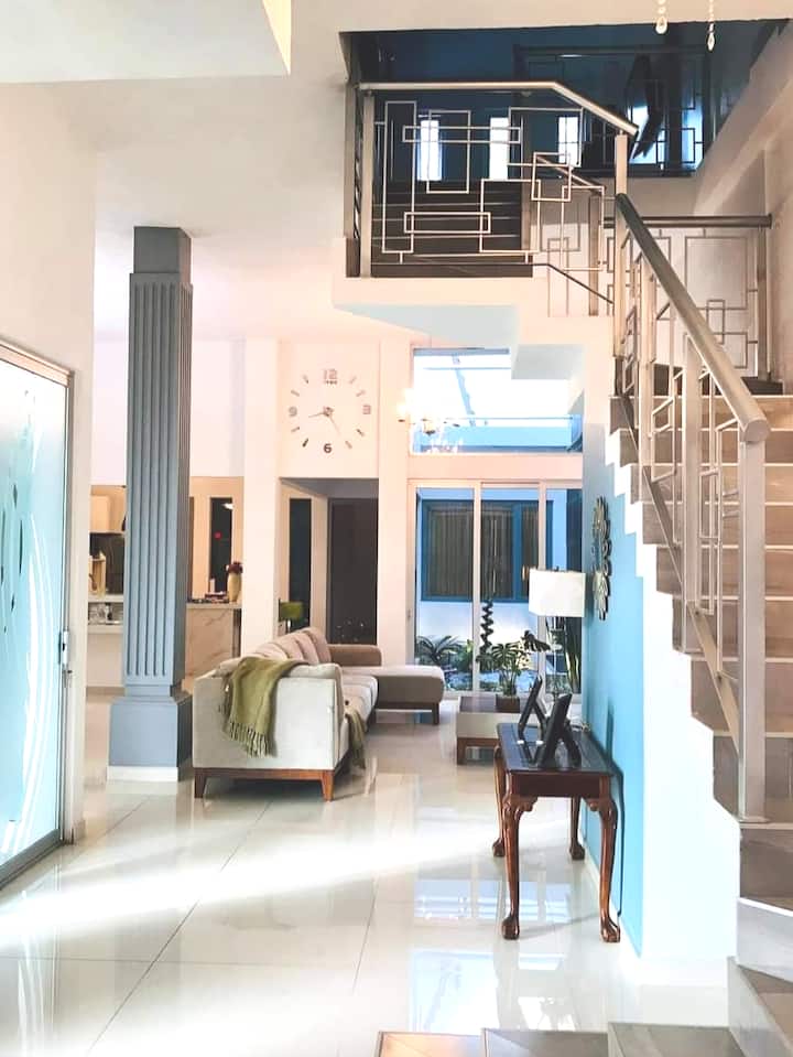 Casa Del Diseño
Moderna Y Espaciosa Casa - Michoacán