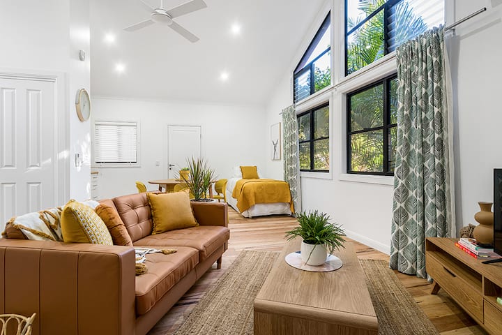 Broken Head Nature Cabins #2. Lux Studio. Sleeps 3 - Bangalow