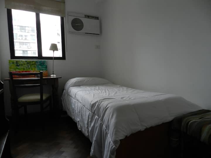 Habitación Con Baño, Una Persona, óPtima Ubicación - Rosario
