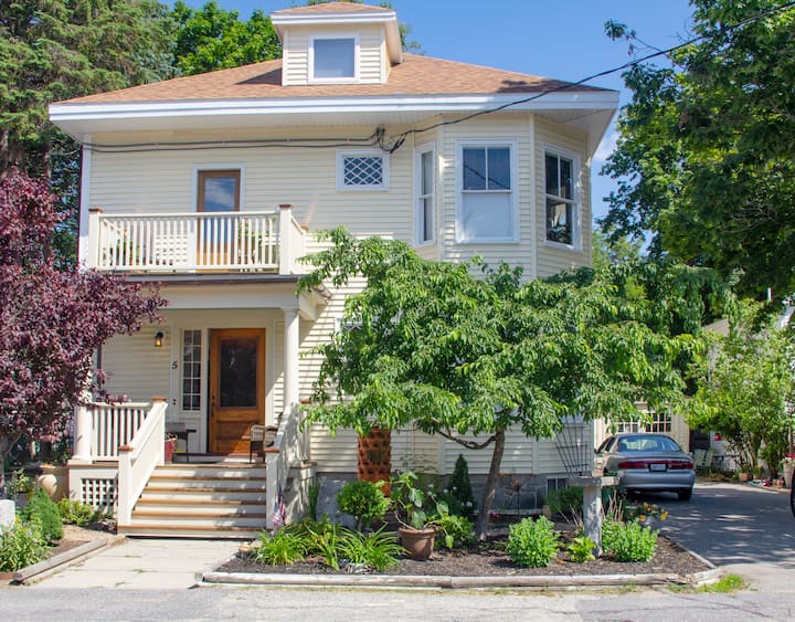 Comfortable Apartment/ Gateway To Midcoast Maine - Brunswick, ME