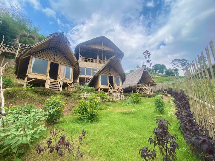 Syandana Resort Ciwidey Staycation - Saung Arjuna - Ciwidey