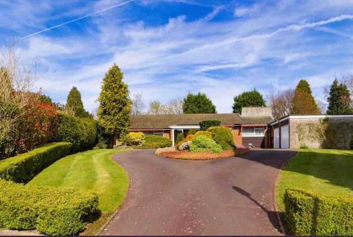 Quiet, Spacious And Private - Redhill