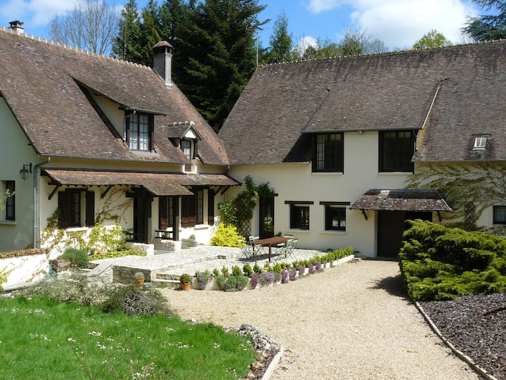 Ancien Moulin De Charme Avec Vue Sur Superbe éTang - Mortagne-au-Perche