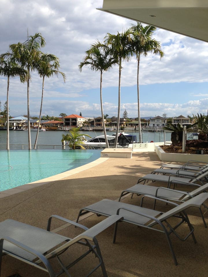 Stunning River Views Budds Beach, Surfers Paradise - Surfers Paradise