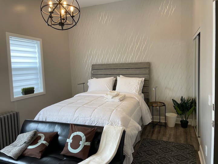 Executive Bachelor - Renovated In Old East Village - London