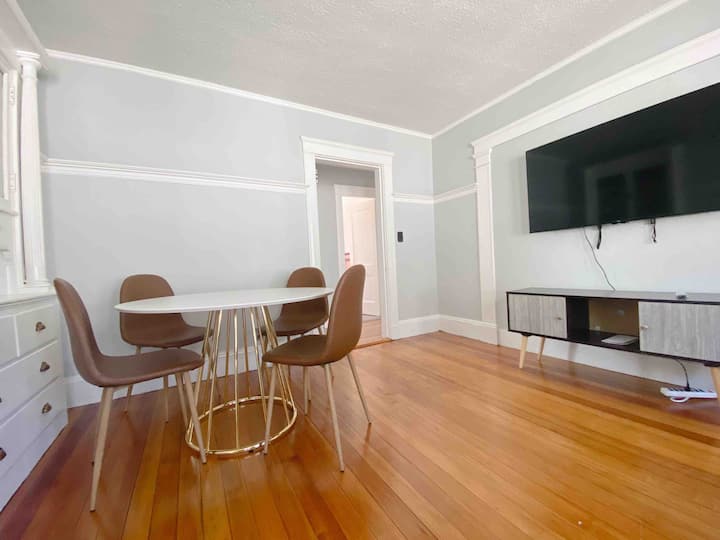 Spacious 4br, Plenty Parking, 15m To Boston - Cambridge, MA
