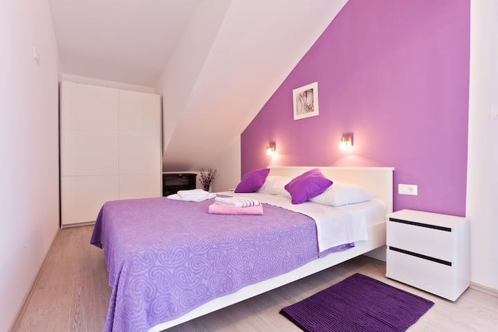 Purple Apartment With Free Parking And Balconies - Split