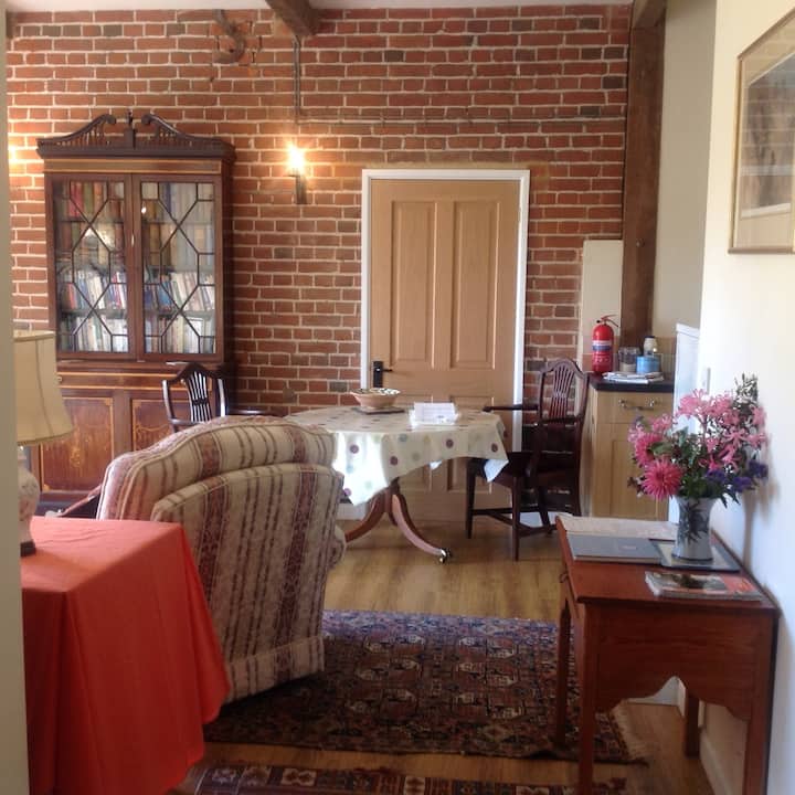 Lower Raydon Vacation Rentals & Homes - England, United Kingdom | Airbnb