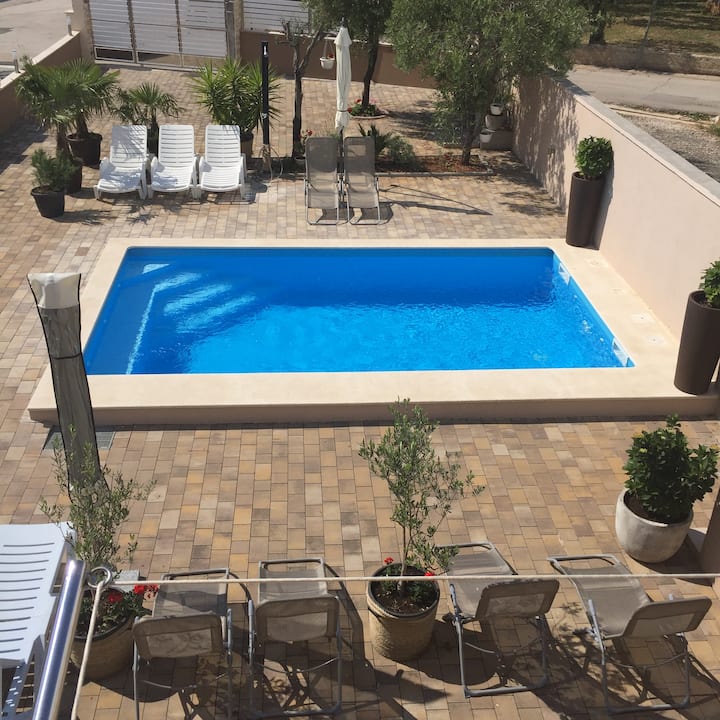 One Room Apartment With Swimming Pool - Bibinje