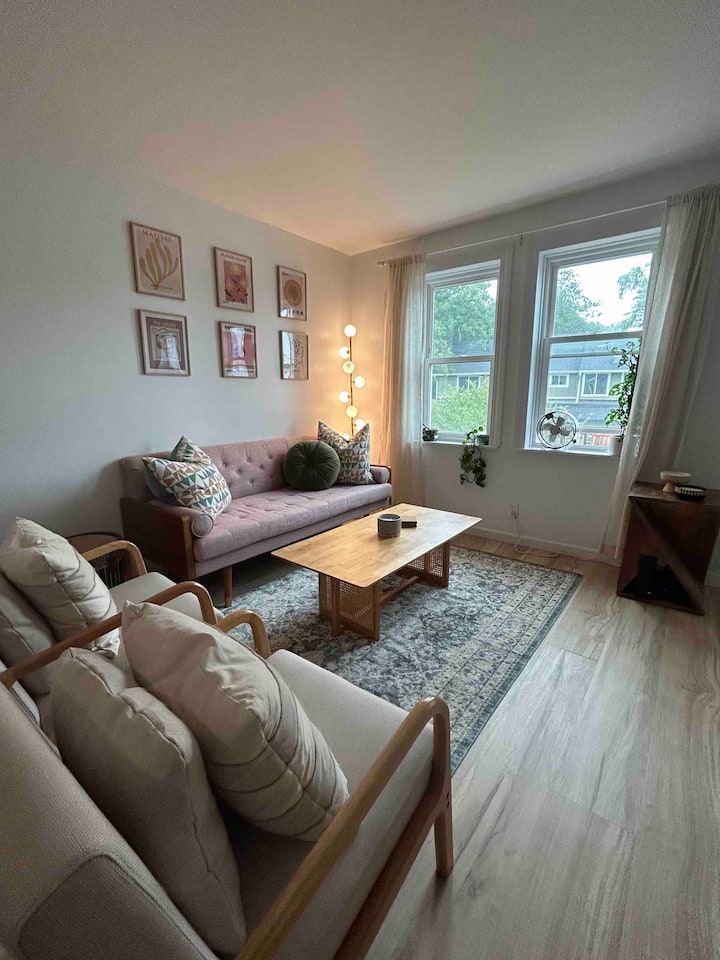 Two Lakes Lodge - Onekama - Downtown Main Street! - Manistee, MI