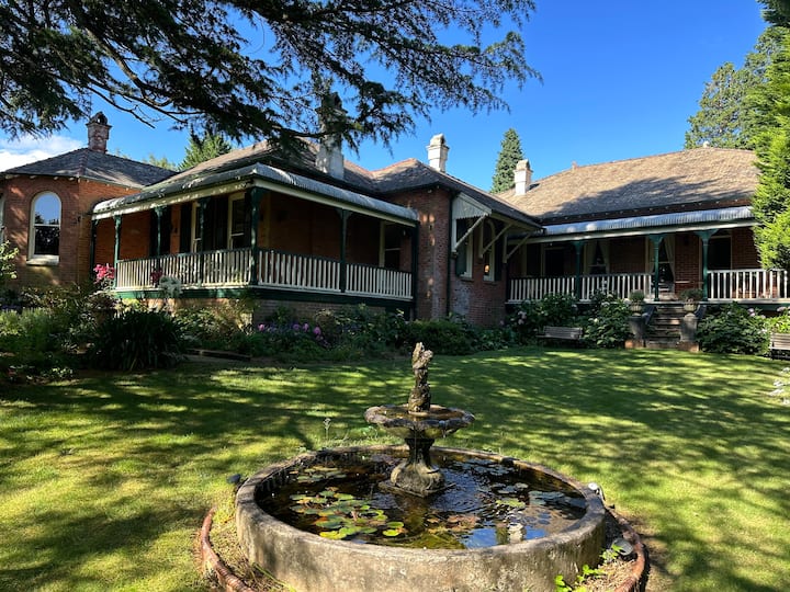 Historic Blue Mountains Manor - Blue Mountains