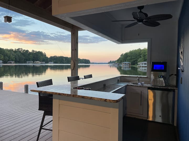 Waterfront Cottage W/ Boathouse & Bar! - Lake Gaston