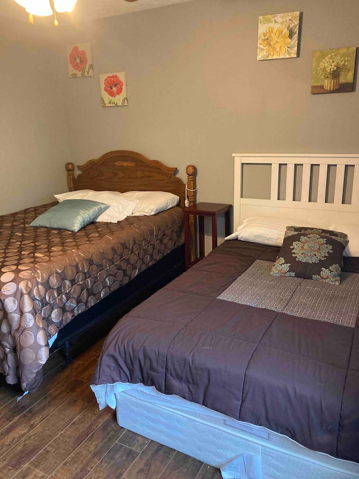 Private 3 Bedrooms. Great For Fam And Contractors - Indianapolis
