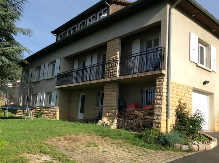 Appartement De 100 M2 Au Rdc Sur 1600 M2 Clôturer - Saint-Just-Saint-Rambert