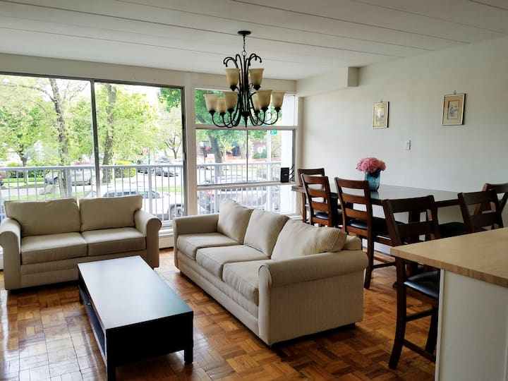Sunny Large 1br W/balcony - Port Washington, NY