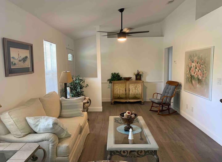 Palm Bay, 3 Bd/2 Ba, 1 Hr To Disney, Ev Charger - Palm Bay, FL