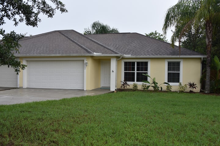 Beautiful Home In The Space Coast Of Florida - Cocoa, FL