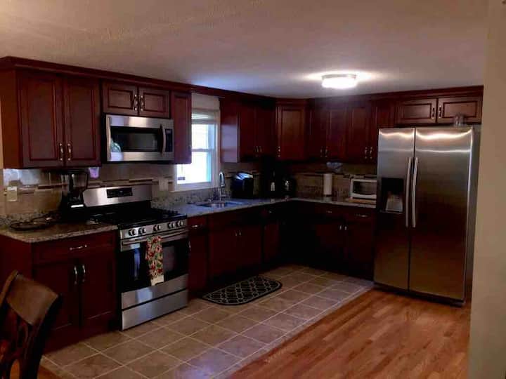 Beautiful Cape House, Close To Beach! - South Yarmouth