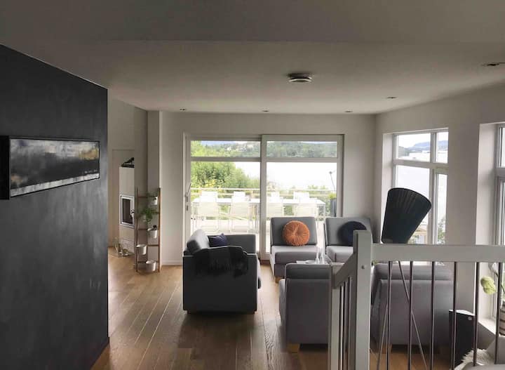 Flott Hus Ved Sjøen, Fjordutsikt, Badebrygge - Alesund