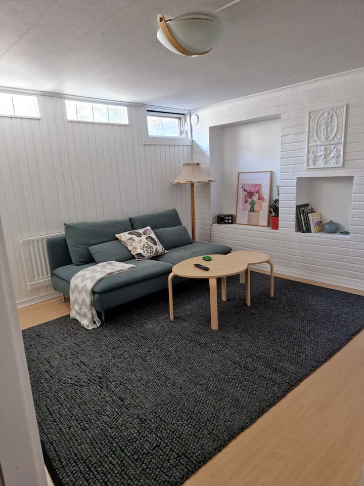 Trevligt Rum, Egen Toalett/dusch Och Egen Ingång - Kalmar
