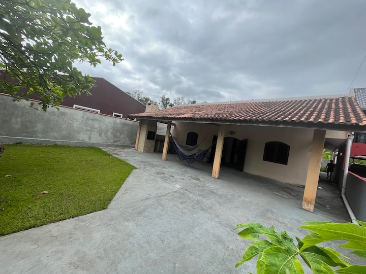 Casa Da Família- Ampla  Com   04 Suítes  01 Lavabo - Matinhos