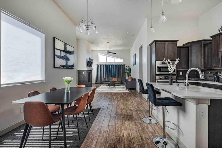 Modern Home W/4br Next To Netflix, Airport, Casino - Albuquerque, NM