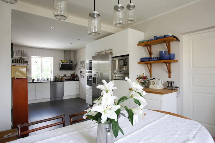 King Size Bed And Your Own Living Room And Bath - Helsingborg