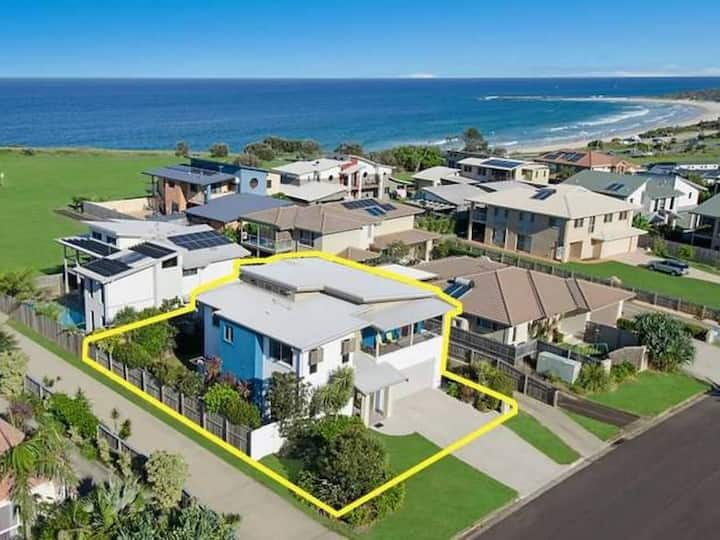 The Beachy: Family Beach House With Heated Pool - Ballina