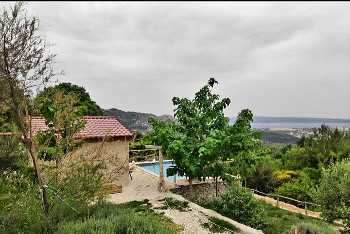 Summer Paradise With Pool In Hill - Solin