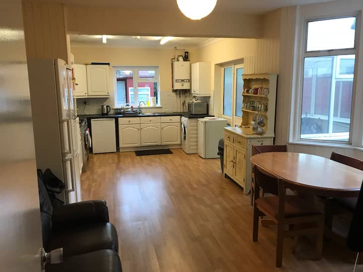 Double Bedroom With Shared Facilities In Southend - Southend-on-Sea