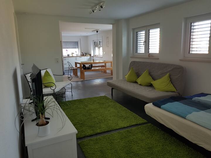 Ferienwohnung - Stadtnah, Ruhig, Neu - Ravensburg