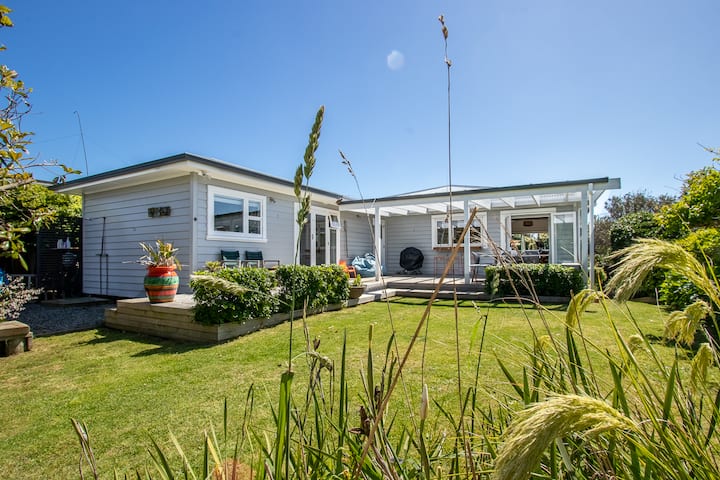 Family Friendly Paradise On Raumati Beach - Paekākāriki