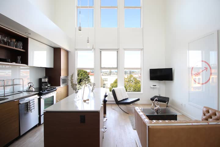 Fabulous Penthouse Loft In Heart Of Victoria - British Columbia