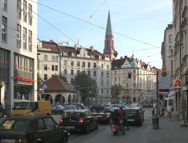 Spacious Room With A Small Balcony - Munich